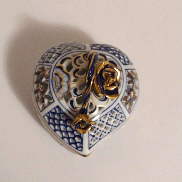 KPM Berlin | Accents | Reticulated Vintage Possibly Antique Trinket Box ...